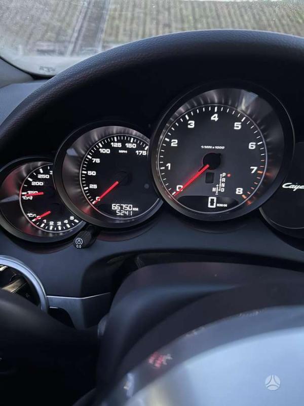 Balts Porsche Cayenne 2015 Viļņa, ar dzinēja tilpumu 3.60 L un nobraukumu 67 tūkst. km par 23900 €, foto 9 vietnē AUTOMOTO.COM.LV