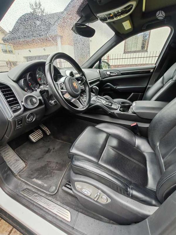 Balts Porsche Cayenne 2015 Viļņa, ar dzinēja tilpumu 3.60 L un nobraukumu 188 tūkst. km par 19900 €, foto 10 vietnē AUTOMOTO.COM.LV