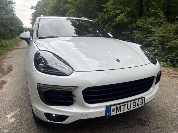 Порше Каен 2015 в Алитус на AUTOMOTO.COM.LV Белый Порше Каен 2015 в Алитус, объемом двигателя 2.97 л и пробегом 149 тыс. км за 24500 €, фото 1 на AUTOMOTO.COM.LV
