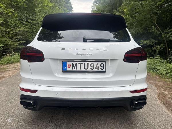 Порше Каен 2015 в Алитус на AUTOMOTO.COM.LV Белый Порше Каен 2015 в Алитус, объемом двигателя 2.97 л и пробегом 149 тыс. км за 24500 €, фото 7 на AUTOMOTO.COM.LV