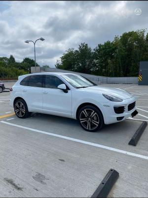 Balts Porsche Cayenne 2016 Kauņa, ar dzinēja tilpumu 3.60 L un nobraukumu 175 tūkst. km par 12600 €, foto  vietnē AUTOMOTO.COM.LV