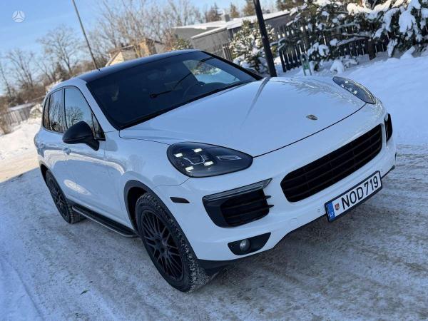 Balts Porsche Cayenne 2016 Viļņa, ar dzinēja tilpumu 3.60 L un nobraukumu 215 tūkst. km par 19500 €, foto 8 vietnē AUTOMOTO.COM.LV