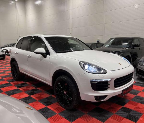 Balts Porsche Cayenne 2016 Viļņa, ar dzinēja tilpumu 2.97 L un nobraukumu 134 tūkst. km par 22999 €, foto 3 vietnē AUTOMOTO.COM.LV