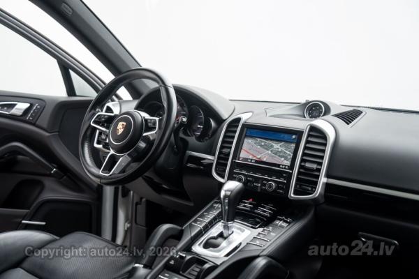 Balts Porsche Cayenne 2016 Tallina, ar dzinēja tilpumu 3.00 L un nobraukumu 238 tūkst. km par 23999 €, foto 11 vietnē AUTOMOTO.COM.LV
