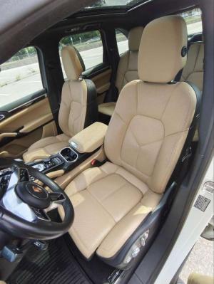 White Porsche Cayenne 2016 in Vilnius, with an engine capacity of 3.60 L and mileage of 207 thousand km for 18300 €, photo 29 on AUTOMOTO.COM.LV