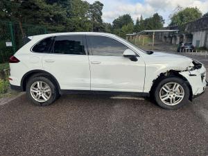 Balts Porsche Cayenne 2016 Viļņa, ar dzinēja tilpumu 3.60 L un nobraukumu 280 tūkst. km par 9500 €, foto 8 vietnē AUTOMOTO.COM.LV