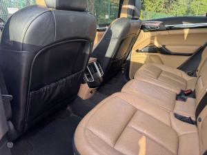 Balts Porsche Cayenne 2016 Viļņa, ar dzinēja tilpumu 3.60 L un nobraukumu 280 tūkst. km par 9500 €, foto 18 vietnē AUTOMOTO.COM.LV