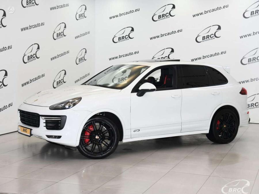 White Porsche Cayenne 2016 in Vilnius, with an engine capacity of 3.60 L and mileage of 202 thousand km for 22900 €, photo 1 on AUTOMOTO.COM.LV