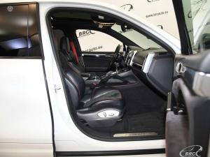 White Porsche Cayenne 2016 in Vilnius, with an engine capacity of 3.60 L and mileage of 202 thousand km for 22900 €, photo 6 on AUTOMOTO.COM.LV