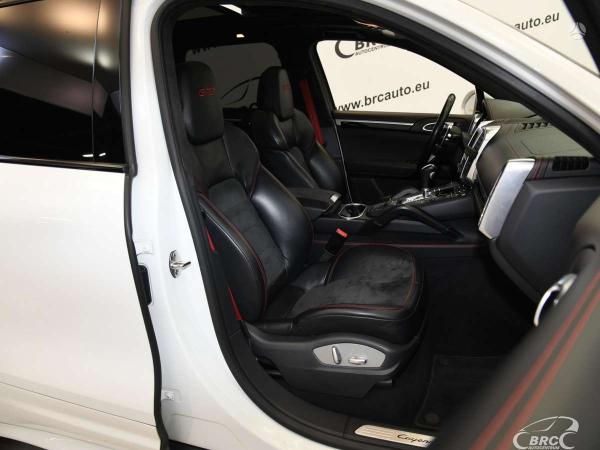 Balts Porsche Cayenne 2016 Viļņa, ar dzinēja tilpumu 3.60 L un nobraukumu 202 tūkst. km par 22900 €, foto 8 vietnē AUTOMOTO.COM.LV