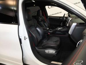White Porsche Cayenne 2016 in Vilnius, with an engine capacity of 3.60 L and mileage of 202 thousand km for 22900 €, photo 9 on AUTOMOTO.COM.LV
