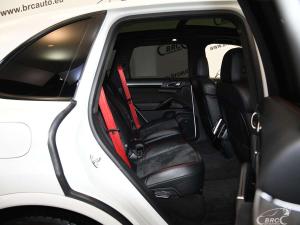 White Porsche Cayenne 2016 in Vilnius, with an engine capacity of 3.60 L and mileage of 202 thousand km for 22900 €, photo 12 on AUTOMOTO.COM.LV