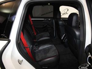 White Porsche Cayenne 2016 in Vilnius, with an engine capacity of 3.60 L and mileage of 202 thousand km for 22900 €, photo 13 on AUTOMOTO.COM.LV