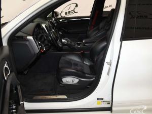 White Porsche Cayenne 2016 in Vilnius, with an engine capacity of 3.60 L and mileage of 202 thousand km for 22900 €, photo 27 on AUTOMOTO.COM.LV