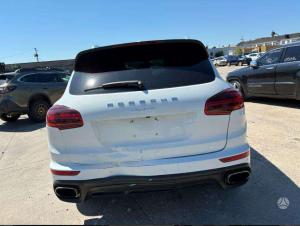 Balts Porsche Cayenne 2016 Klaipėda, ar dzinēja tilpumu 3.60 L un nobraukumu 166 tūkst. km par 13800 €, foto 7 vietnē AUTOMOTO.COM.LV