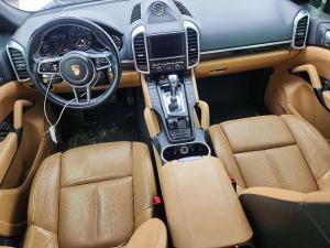 Balts Porsche Cayenne 2016 Klaipėda, ar dzinēja tilpumu 3.60 L un nobraukumu 166 tūkst. km par 13800 €, foto 14 vietnē AUTOMOTO.COM.LV