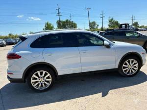 Balts Porsche Cayenne 2016 Klaipėda, ar dzinēja tilpumu 3.60 L un nobraukumu 166 tūkst. km par 13800 €, foto 18 vietnē AUTOMOTO.COM.LV