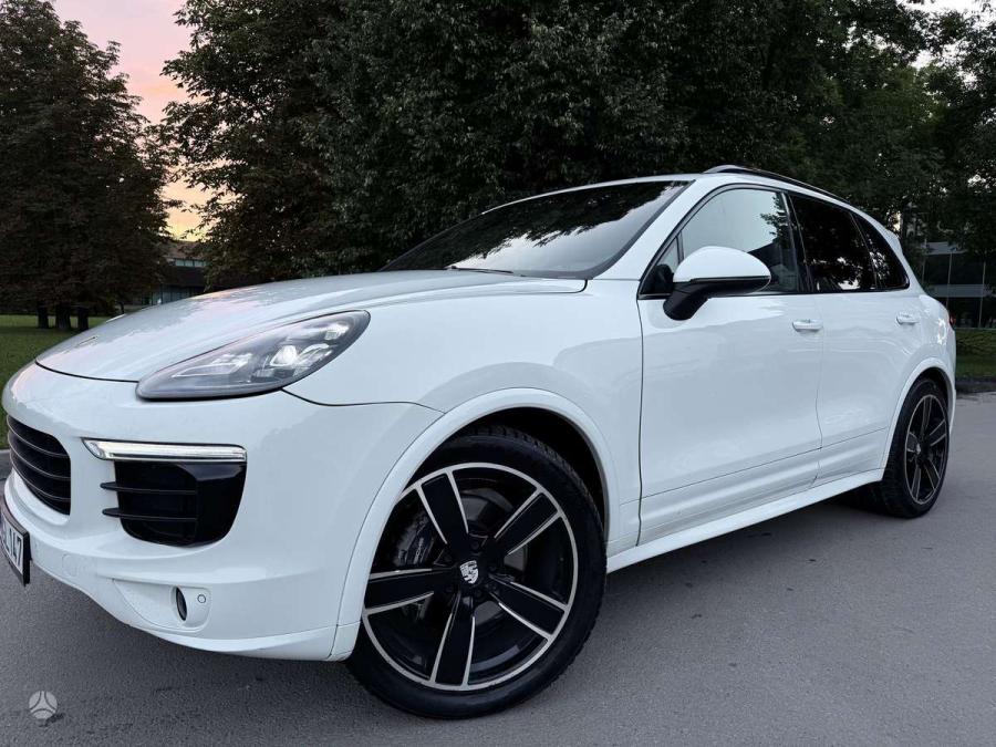 Balts Porsche Cayenne 2016 Kauņa, ar dzinēja tilpumu 3.60 L un nobraukumu 117 tūkst. km par 23000 €, foto 1 vietnē AUTOMOTO.COM.LV