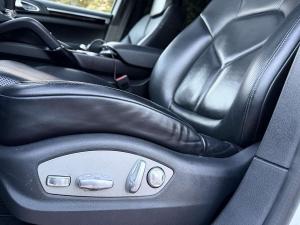 Balts Porsche Cayenne 2016 Kauņa, ar dzinēja tilpumu 3.60 L un nobraukumu 117 tūkst. km par 23000 €, foto 13 vietnē AUTOMOTO.COM.LV