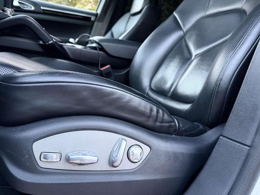 Balts Porsche Cayenne 2016 Kauņa, ar dzinēja tilpumu 3.60 L un nobraukumu 117 tūkst. km par 23000 €, foto 13 vietnē AUTOMOTO.COM.LV