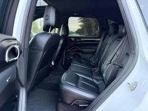 Balts Porsche Cayenne 2016 Kauņa, ar dzinēja tilpumu 3.60 L un nobraukumu 117 tūkst. km par 23000 €, foto 21 vietnē AUTOMOTO.COM.LV