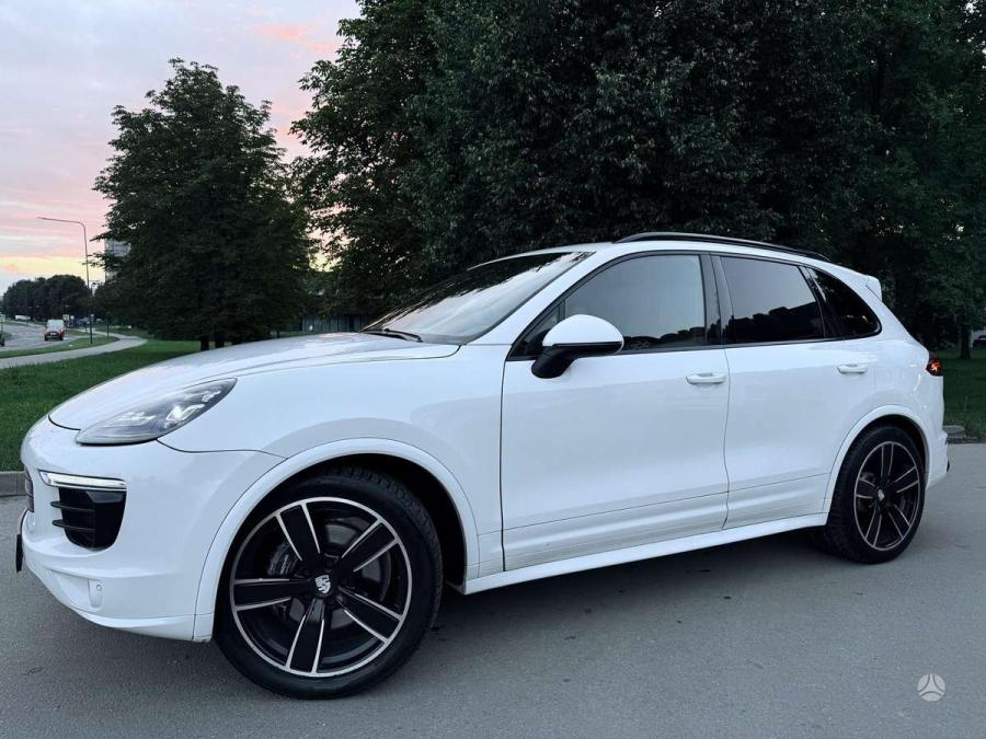 Balts Porsche Cayenne 2016 Kauņa, ar dzinēja tilpumu 3.60 L un nobraukumu 117 tūkst. km par 23000 €, foto 23 vietnē AUTOMOTO.COM.LV