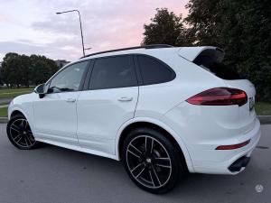 Balts Porsche Cayenne 2016 Kauņa, ar dzinēja tilpumu 3.60 L un nobraukumu 117 tūkst. km par 23000 €, foto 25 vietnē AUTOMOTO.COM.LV
