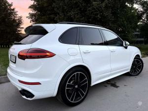 Balts Porsche Cayenne 2016 Kauņa, ar dzinēja tilpumu 3.60 L un nobraukumu 117 tūkst. km par 23000 €, foto 26 vietnē AUTOMOTO.COM.LV