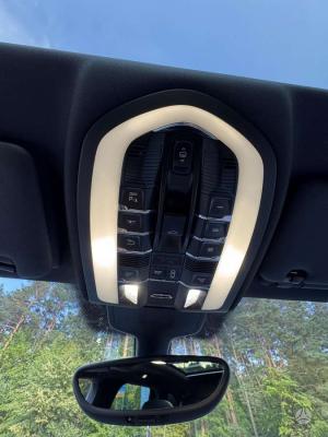 White Porsche Cayenne 2016 in Vilnius, with an engine capacity of 3.60 L and mileage of 133 thousand km for 24995 €, photo 20 on AUTOMOTO.COM.LV