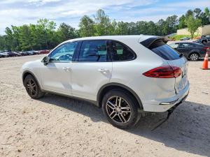 White Porsche Cayenne 2016 in Klaipeda, with an engine capacity of 3.60 L and mileage of 277 thousand km for 11500 €, photo 5 on AUTOMOTO.COM.LV