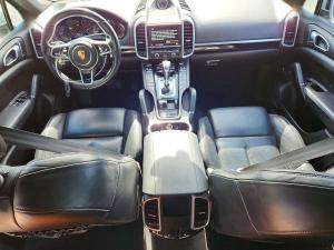 White Porsche Cayenne 2016 in Klaipeda, with an engine capacity of 3.60 L and mileage of 277 thousand km for 11500 €, photo 15 on AUTOMOTO.COM.LV