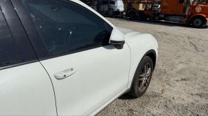 White Porsche Cayenne 2016 in Klaipeda, with an engine capacity of 3.60 L and mileage of 277 thousand km for 11500 €, photo 21 on AUTOMOTO.COM.LV