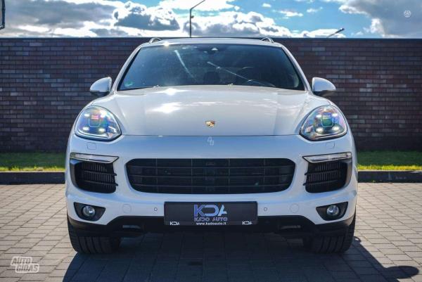 Balts Porsche Cayenne 2016 Kauņa, ar dzinēja tilpumu 4.10 L un nobraukumu 234 tūkst. km par 25750 €, foto 3 vietnē AUTOMOTO.COM.LV
