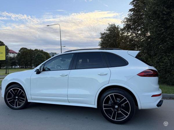 Balts Porsche Cayenne 2016 Kauņa, ar dzinēja tilpumu 3.60 L un nobraukumu 119 tūkst. km par 21500 €, foto 4 vietnē AUTOMOTO.COM.LV
