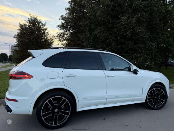 Balts Porsche Cayenne 2016 Kauņa, ar dzinēja tilpumu 3.60 L un nobraukumu 119 tūkst. km par 21500 €, foto 5 vietnē AUTOMOTO.COM.LV