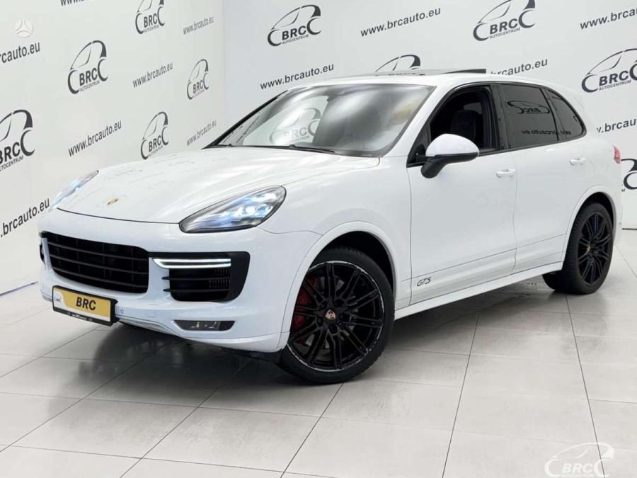 White Porsche Cayenne 2016 in Vilnius, with an engine capacity of 3.60 L and mileage of 202 thousand km for 20900 €, photo 1 on AUTOMOTO.COM.LV
