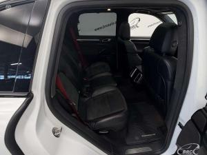 White Porsche Cayenne 2016 in Vilnius, with an engine capacity of 3.60 L and mileage of 202 thousand km for 20900 €, photo 13 on AUTOMOTO.COM.LV