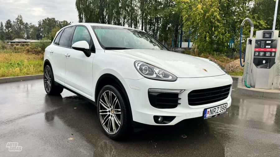 Balts Porsche Cayenne 2016 Panevēža, ar dzinēja tilpumu 3.60 L un nobraukumu 253 tūkst. km par 16800 €, foto 7 vietnē AUTOMOTO.COM.LV