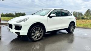 Balts Porsche Cayenne 2016 Panevēža, ar dzinēja tilpumu 3.60 L un nobraukumu 253 tūkst. km par 16800 €, foto 11 vietnē AUTOMOTO.COM.LV