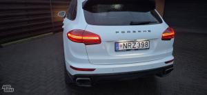 Balts Porsche Cayenne 2016 Panevēža, ar dzinēja tilpumu 3.60 L un nobraukumu 253 tūkst. km par 16800 €, foto 13 vietnē AUTOMOTO.COM.LV