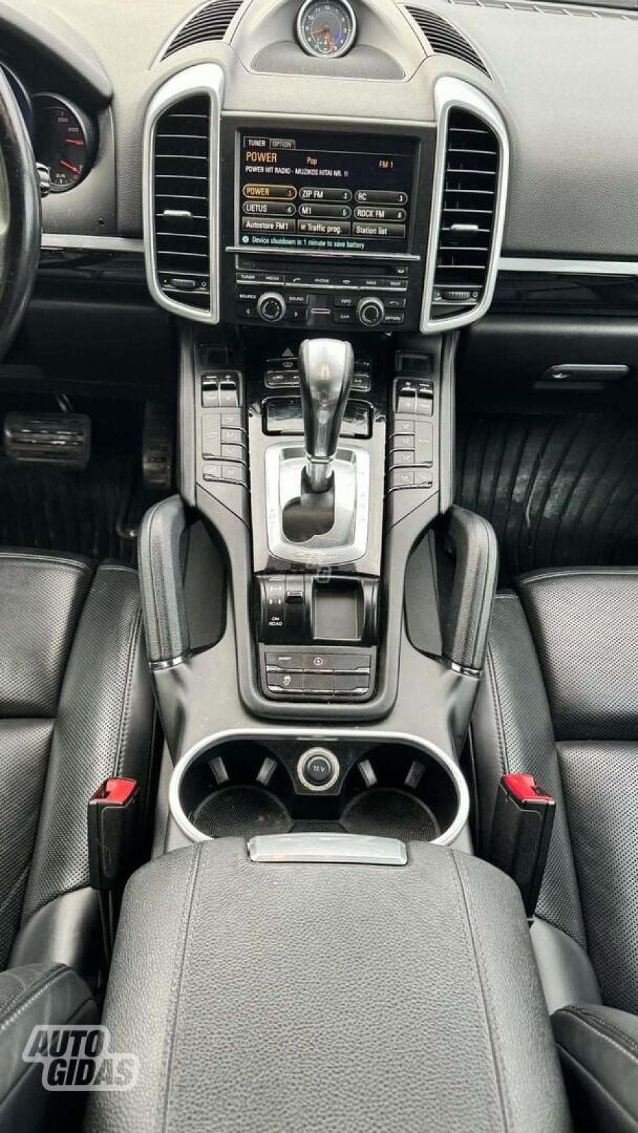 Balts Porsche Cayenne 2016 Panevēža, ar dzinēja tilpumu 3.60 L un nobraukumu 253 tūkst. km par 16800 €, foto 16 vietnē AUTOMOTO.COM.LV