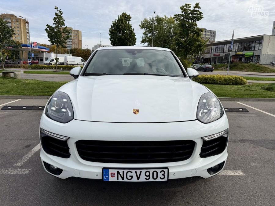 Balts Porsche Cayenne 2016 Viļņa, ar dzinēja tilpumu 3.60 L un nobraukumu 290 tūkst. km par 19900 €, foto 3 vietnē AUTOMOTO.COM.LV
