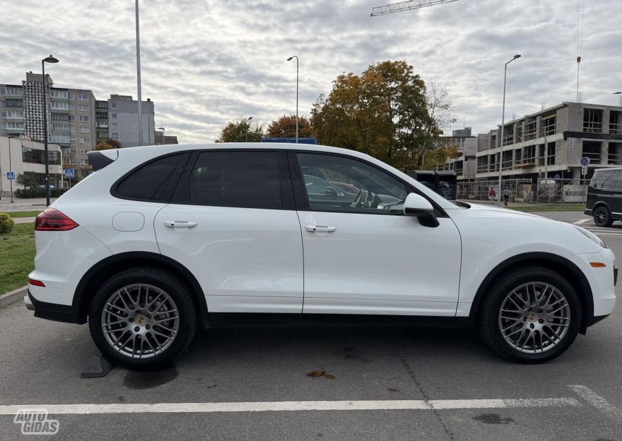 Balts Porsche Cayenne 2016 Viļņa, ar dzinēja tilpumu 3.60 L un nobraukumu 290 tūkst. km par 19900 €, foto 6 vietnē AUTOMOTO.COM.LV
