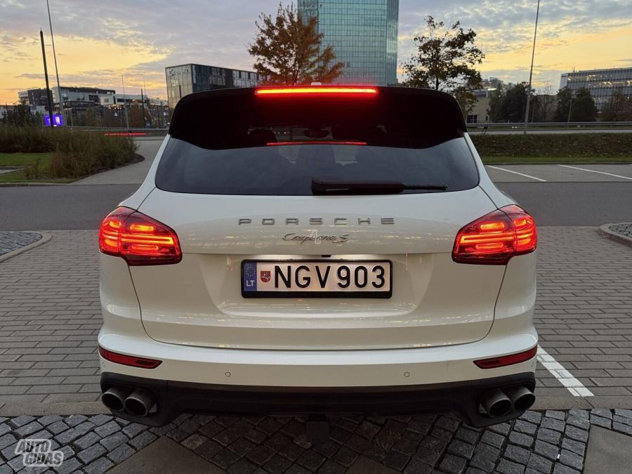 Balts Porsche Cayenne 2016 Viļņa, ar dzinēja tilpumu 3.60 L un nobraukumu 290 tūkst. km par 19900 €, foto 9 vietnē AUTOMOTO.COM.LV
