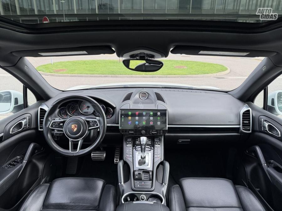 Balts Porsche Cayenne 2016 Viļņa, ar dzinēja tilpumu 3.60 L un nobraukumu 290 tūkst. km par 19900 €, foto 11 vietnē AUTOMOTO.COM.LV
