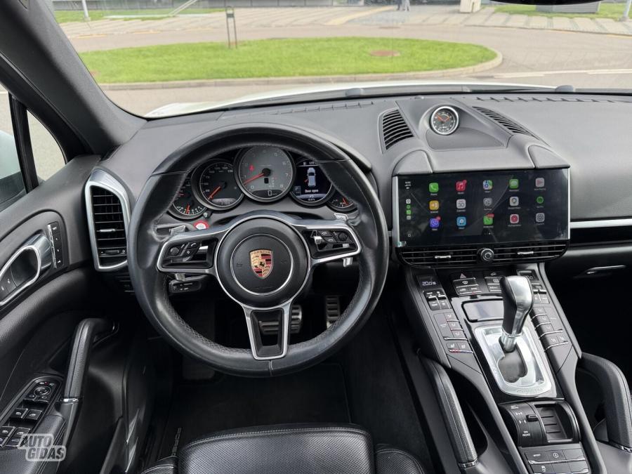 Balts Porsche Cayenne 2016 Viļņa, ar dzinēja tilpumu 3.60 L un nobraukumu 290 tūkst. km par 19900 €, foto 12 vietnē AUTOMOTO.COM.LV