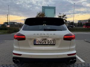 Balts Porsche Cayenne 2016 Viļņa, ar dzinēja tilpumu 3.60 L un nobraukumu 290 tūkst. km par 19900 €, foto 21 vietnē AUTOMOTO.COM.LV