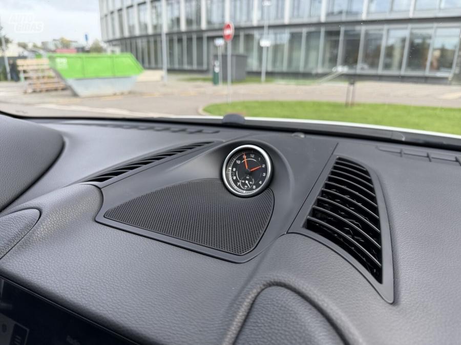 Balts Porsche Cayenne 2016 Viļņa, ar dzinēja tilpumu 3.60 L un nobraukumu 290 tūkst. km par 19900 €, foto 25 vietnē AUTOMOTO.COM.LV