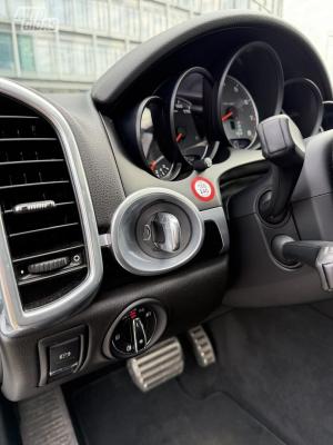 Balts Porsche Cayenne 2016 Viļņa, ar dzinēja tilpumu 3.60 L un nobraukumu 290 tūkst. km par 19900 €, foto 28 vietnē AUTOMOTO.COM.LV
