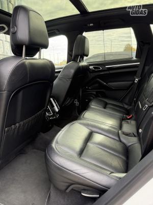 Balts Porsche Cayenne 2016 Viļņa, ar dzinēja tilpumu 3.60 L un nobraukumu 290 tūkst. km par 19900 €, foto 32 vietnē AUTOMOTO.COM.LV